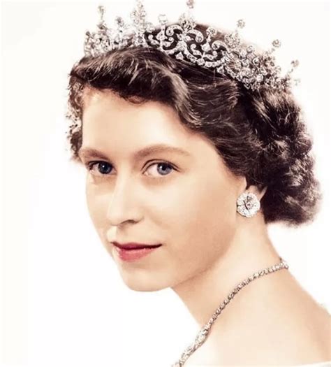 God Save The Queen Ketika Monarki Inggris Diserang Band Punk Sex