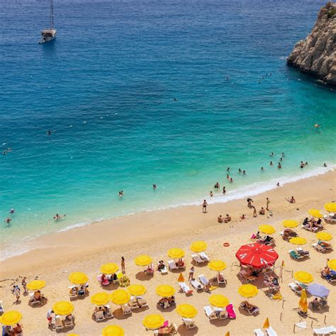 Туроператоры рассказали сколько стоит отдых в Турции в июле и августе