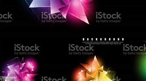 겹치는 빛나는 삼각형이 있는 추상적 배경입니다 격리 된 검은 색 배경 Eps 10의 벡터 그림 3차원 형태에 대한 스톡 벡터 아트 및 기타 이미지 Istock