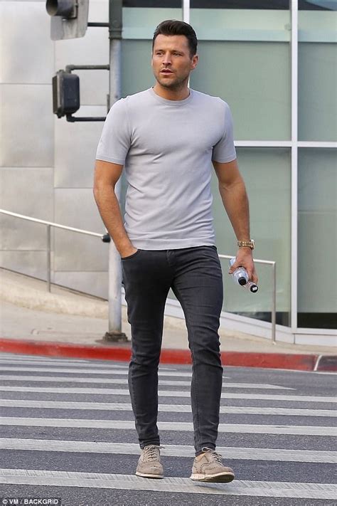 Mark Wright Shows Off His Muscular Physique In A Tight Top Daily Mail