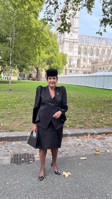 ჩვენი მგლოვიარე მადამ პრეზიდენტი R Rustaveli