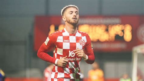 Schalke Transfer Offiziell S04 Schnappt Sich Geburtstagskind Von Mainz 05