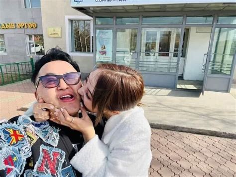 Tsogoo On Twitter Аав охин 2 ш дээ гэж харах гэхээр л болохгүй л байгаам даа Энэ 2 т зөвлөдөг