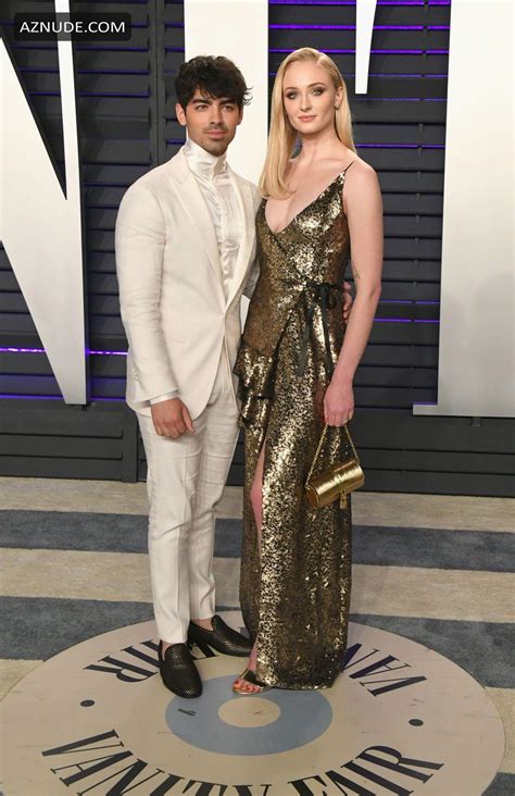 Sophie Turner Sexy With Her Boyfriend Joe Jonas At The Vanity Fair Oscar Party In Beverly