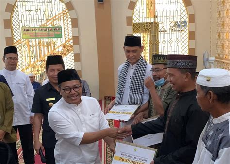 Dorong Kemakmuran Masjid Erwin Johana Salurkan Bantuan Untuk Beberapa Masjid Di Kecamatan