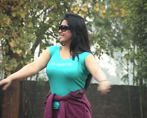 Pak Celebrity Gossip Zara Akbar Biography And Hot Picture