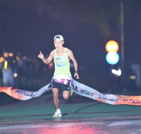 탄 호아 아시아 선수권 대회에서 베트남 마라톤 신기록 달성 베한타임즈