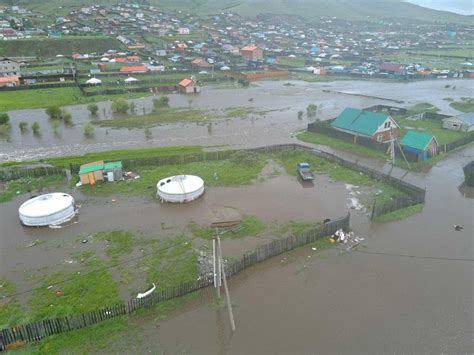 Сүхбаатар дүүргийн 15 дугаар хорооны Дамбадаржаагийн 81 84 р гудамжинд нөхцөл байдал хүндэрчээ
