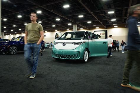 Arizona International Auto Show Returns To Phoenix