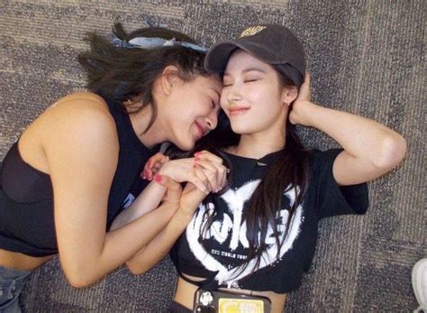 Jihyo And Sana R Twicemedia