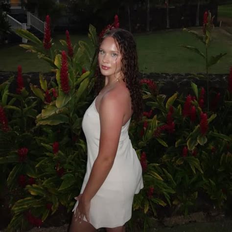 Zoey Woodell Zoeymelria Threads Say More