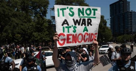 해리스 이스라엘 무기 수출 중단하라” 전대장 옆 친팔레스타인 수천명 시위