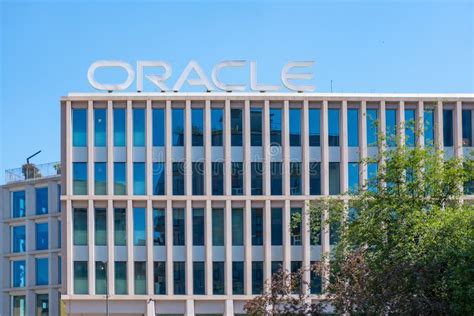 Oracle Data Center Modern Smart Architecture Technology Hub Cloud Computing Services