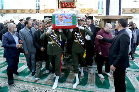 برگزاری مراسم تشییع و وداع با پیکر رستم قاسمی با حضور رئیسی و اعضای