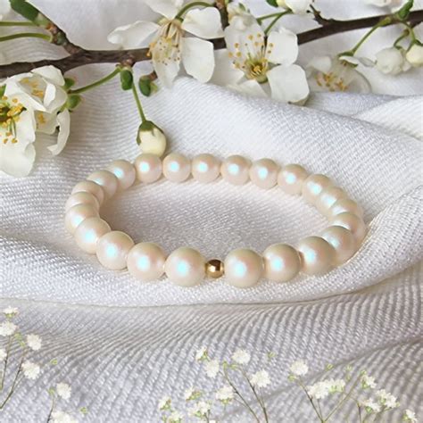 Луксозен Подарък за Жена Уникална Гривна с Перли и Злато Vipatelie Ателие за Подаръци