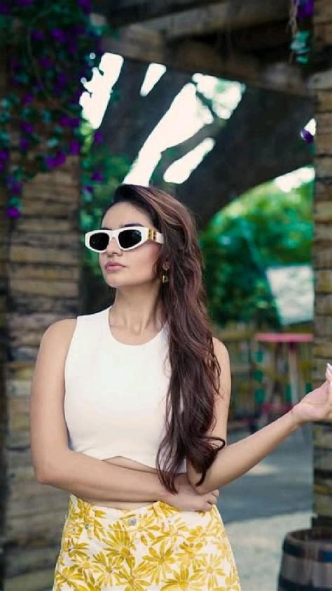 Anushka Sen Photo Pose Style Photo Poses Hottest Photos