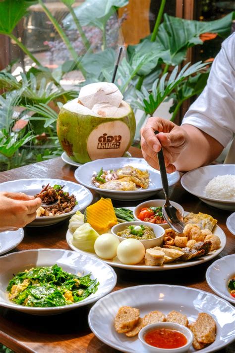 ต๋องเต็มโต๊ะ ร้านดังจากเชียงใหม่ พร้อมเสิร์ฟชาวกรุงเทพ แล้วกับร้านใหม่ล่าสุดย่านพุทธมณฑล 2