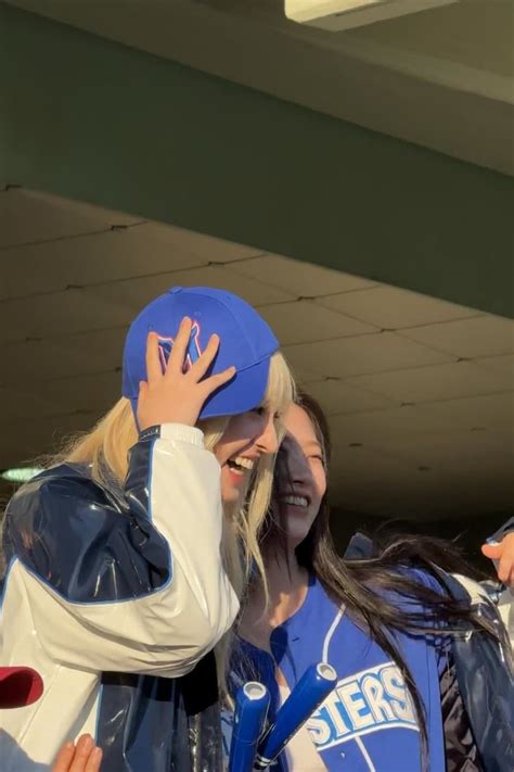 [아이브] 최강야구 시구한 긴 생머리 안유진 리즈 미모