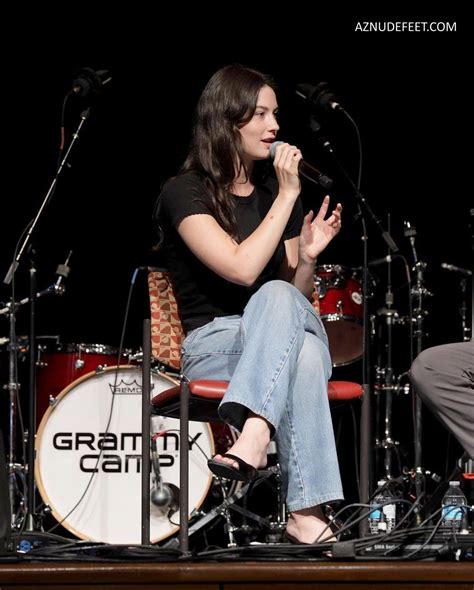 Gracie Abrams Feet Aznudefeet