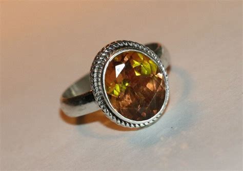 Почему ценится камень-хамелеон султанит? | Ломбард Валантис | Дзен