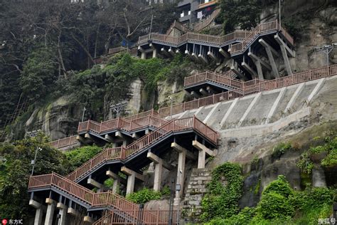 步道挂在崖壁上重庆飞来步道成观景新地标 搜狐大视野 搜狐新闻