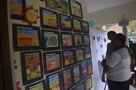 මගේ පළවෙනි චිත්‍ර ප්‍රදර්ශනය ගෙදර චිත්‍ර ප්‍රදර්ශනයක් පවත්වපු පුංචි සිත්තරාවියගේ කතාව