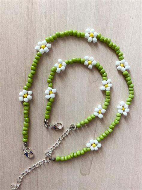 Чокер з бісеру ромашка — ціна 99 грн у каталозі Чокери Купити аксесуари за доступною ціною на