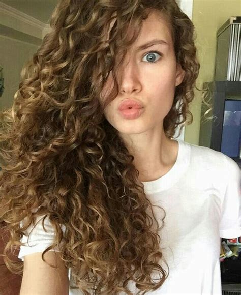 How To Get Your 3A Curls To Clump CurlyHair Com