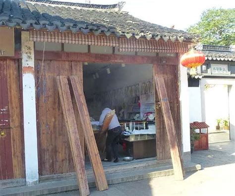 店铺门板 店铺门头 老门板 大山谷图库