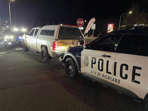 Man Passed Out Behind Wheel 6 Year Old In His Truck In Richland