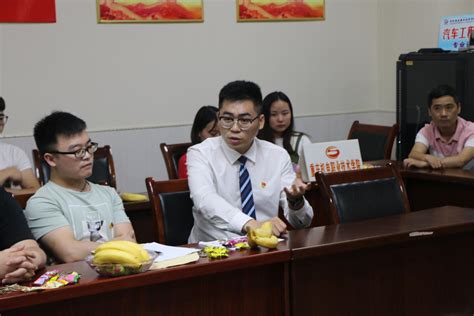 汽车工程学院举行2018届优秀毕业生座谈会 学院新闻 车辆与交通学院 重庆机电职业技术大学