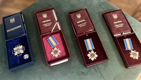 У Житомирі родичам військових які загинули захищаючи Україну вручили відомчі нагороди