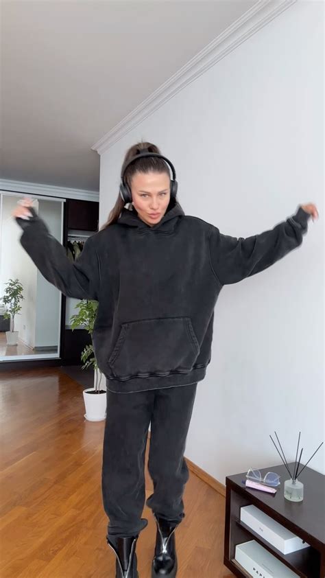 УКРАЇНСЬКИЙ БРЕНД•ЖІНОЧИЙ•ЧОЛОВІЧИЙ ОДЯГ•oversize•ХУДІ•КОСТЮМИ Ціна 4000 грн Костюм на флісі