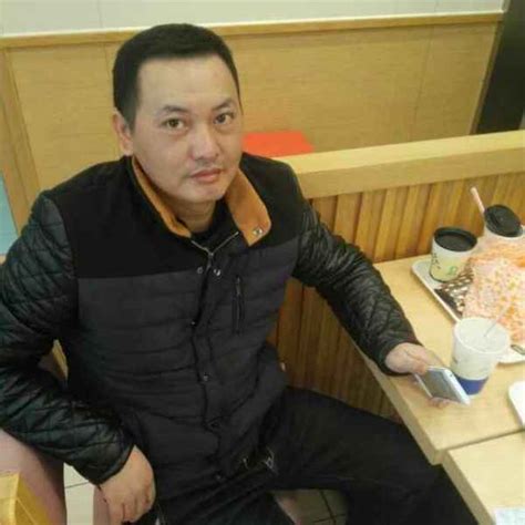 40岁的男人头像真人 动态图库网