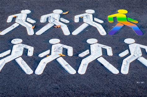 사람들의 끝 없는 스트림은 지도자를 따릅니다 리더십 정체성 성격 사회적 및 비즈니스를 위한 군중 심리학의 개념 Revolution에 대한 스톡 사진 및 기타 이미지 Istock