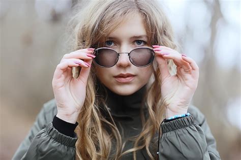 Premium Photo Girl Glasses Autumn Portrait An Adult Woman Glamorous