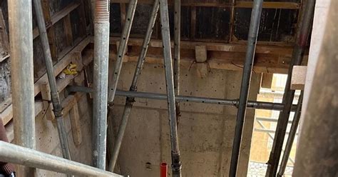 계단 형틀 작업 중 넘어져 다친 50대 하루 만에 숨져