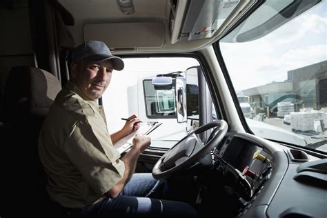intelligent and automated processing of logistic documents