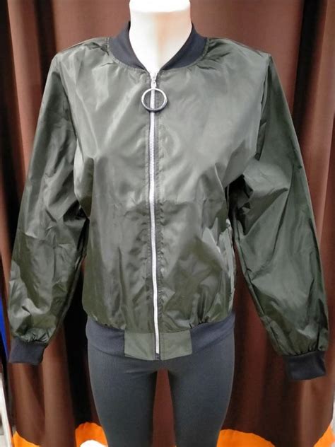 Жіноча вітровка хакі бомбер я 3964 розміри 48 50 52 ціна 550грн — ціна 550 грн у каталозі