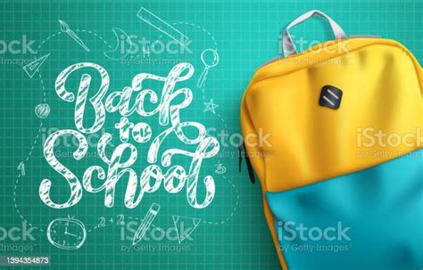 학교 벡터 디자인으로 돌아 가기 교육 학습 메시지를위한 배낭 가방 교육 요소가있는 칠판 배경의 학교 타이포그래피 텍스트로