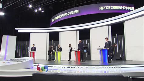 토론 마친 이재명 더 연구 김문수·이준석 왜곡·조롱