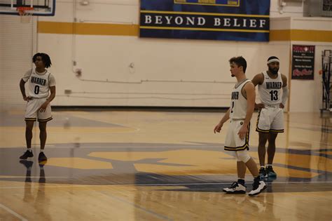 RV Warner Mens Basketball 4 Bobcats Pull Off Upset Over 1 Royals