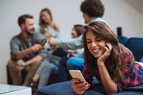 How To Turn A Girl On Over Text Using Dirty Text Messages