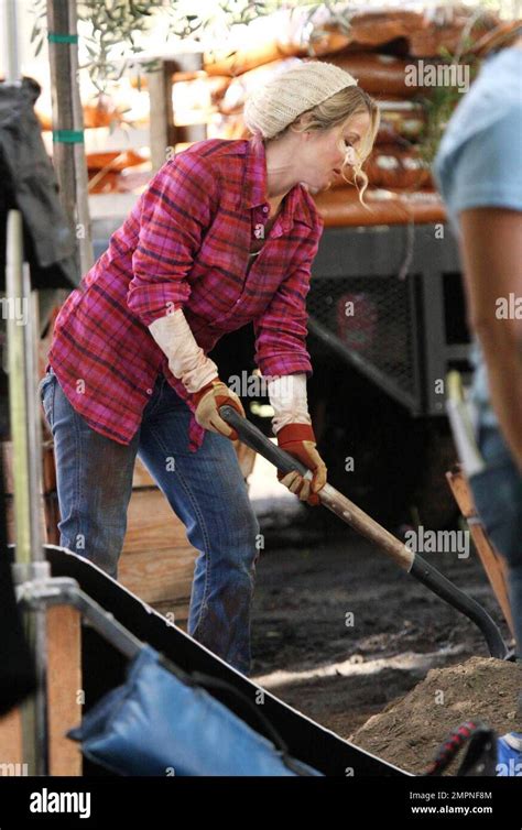 Cancer Survivor Christina Applegate Has Returned To Work Following A Double Mastectomy In July