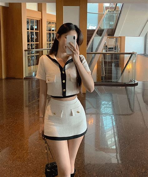 Setup 퍼스트 배색 세일러 카라 금장 포켓 반팔 크롭 트위드 자켓 스커트 투피스 셋업 세트 에이블리