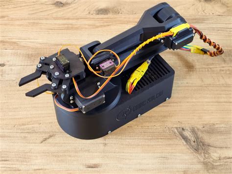 Brazo Robótico Con Servo Y Arduino Por Emre Kalem Makerworld Descarga
