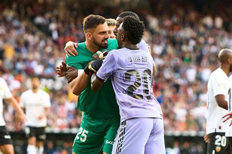 მამარდაშვილი ვინისიუსს შენს გვერდით ვარ მხოლოდ თანაგუნდელს ვიცავდი