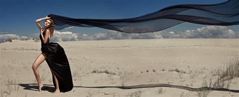 Девушка в платье на ветру 59 фото