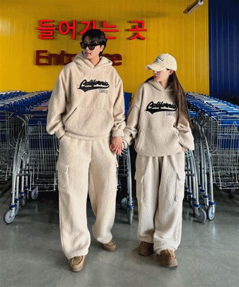 3컬러 양털 뽀글이세트가능 도톰 남녀공용 양털 후드 후리스 오버핏 레터링 후드티 카고 뽀글이 와이드 팬츠 겨울 커플 커플룩 강추 꾸안꾸 캠핑 데이트룩 시밀러룩 고퀄리티