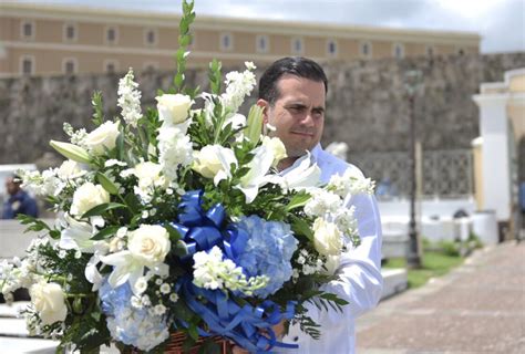 Ricardo Rossello On Twitter Haciendo Un Alto Para Conmemorar Al Padre